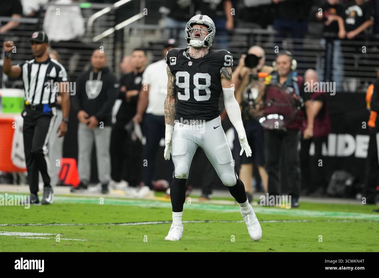 Las Vegas Raiders defensive end Maxx Crosby (98) celebrates after a ...