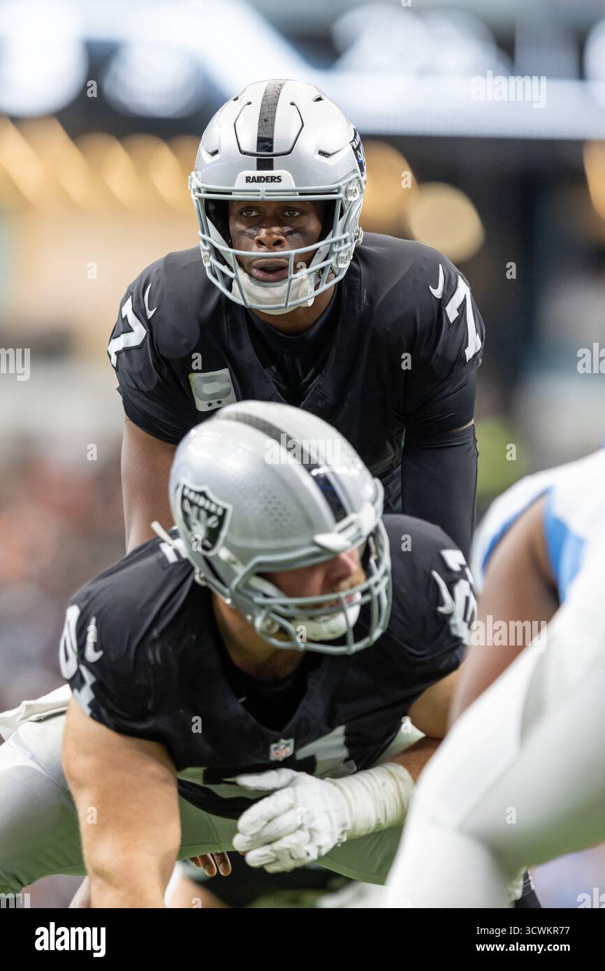 Las Vegas Raiders quarterback Geno Smith (7) lines up against the ...