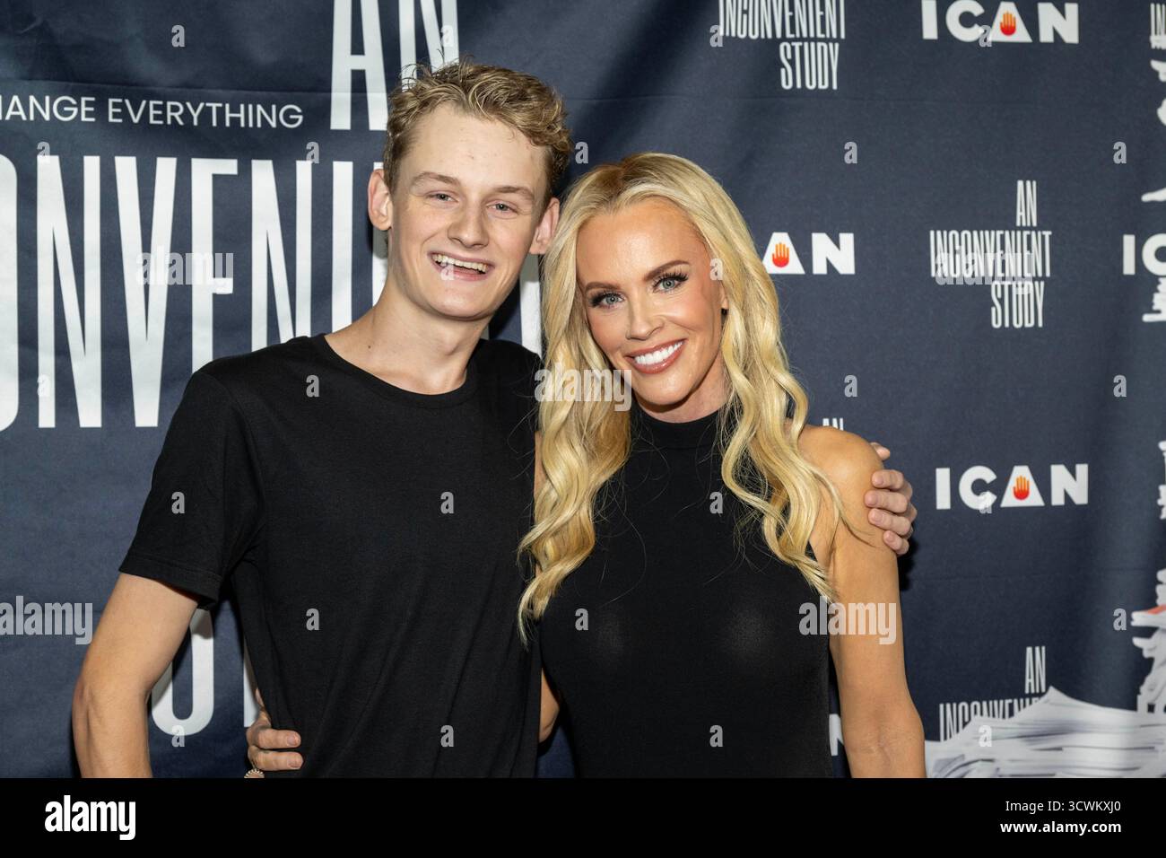 Los Angeles, USA. 12th Oct, 2025. Actress and model Jenny McCarthy with ...