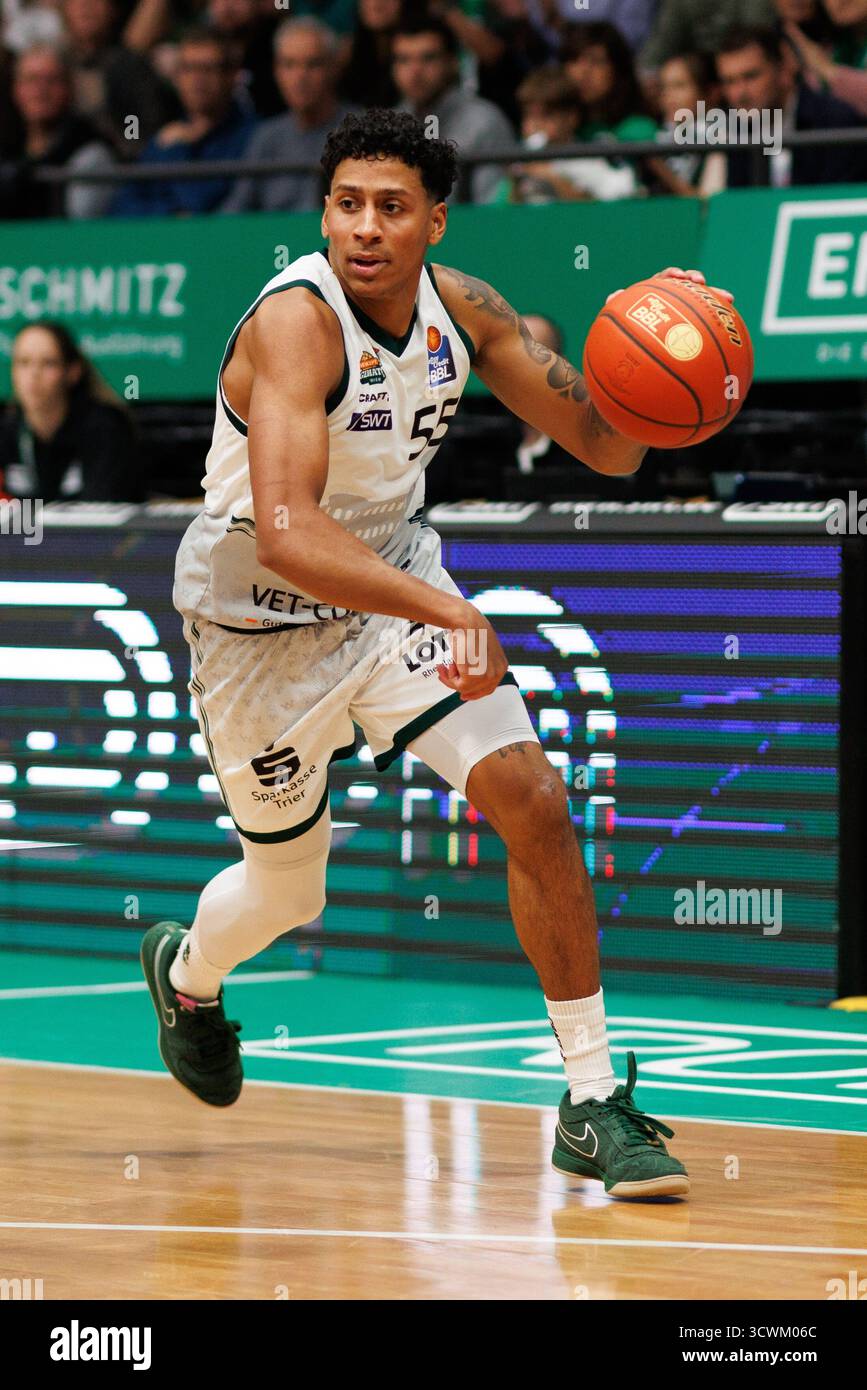 Eli Brooks (Gladiators Trier) mit Ball, Vet Concept Gladiators Trier vs ...