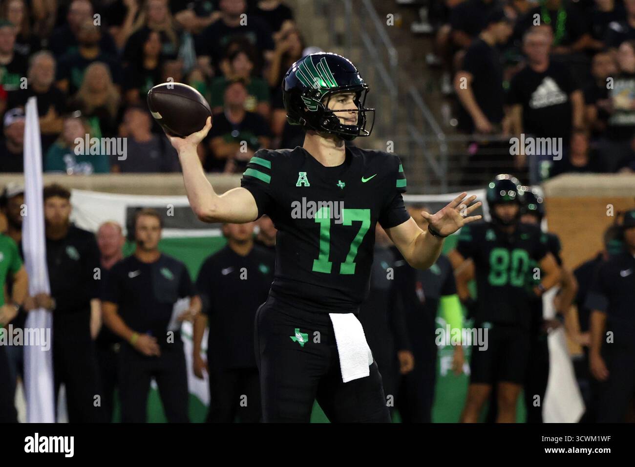 North Texas quarterback Drew Mestemaker (17) throws a pass against ...