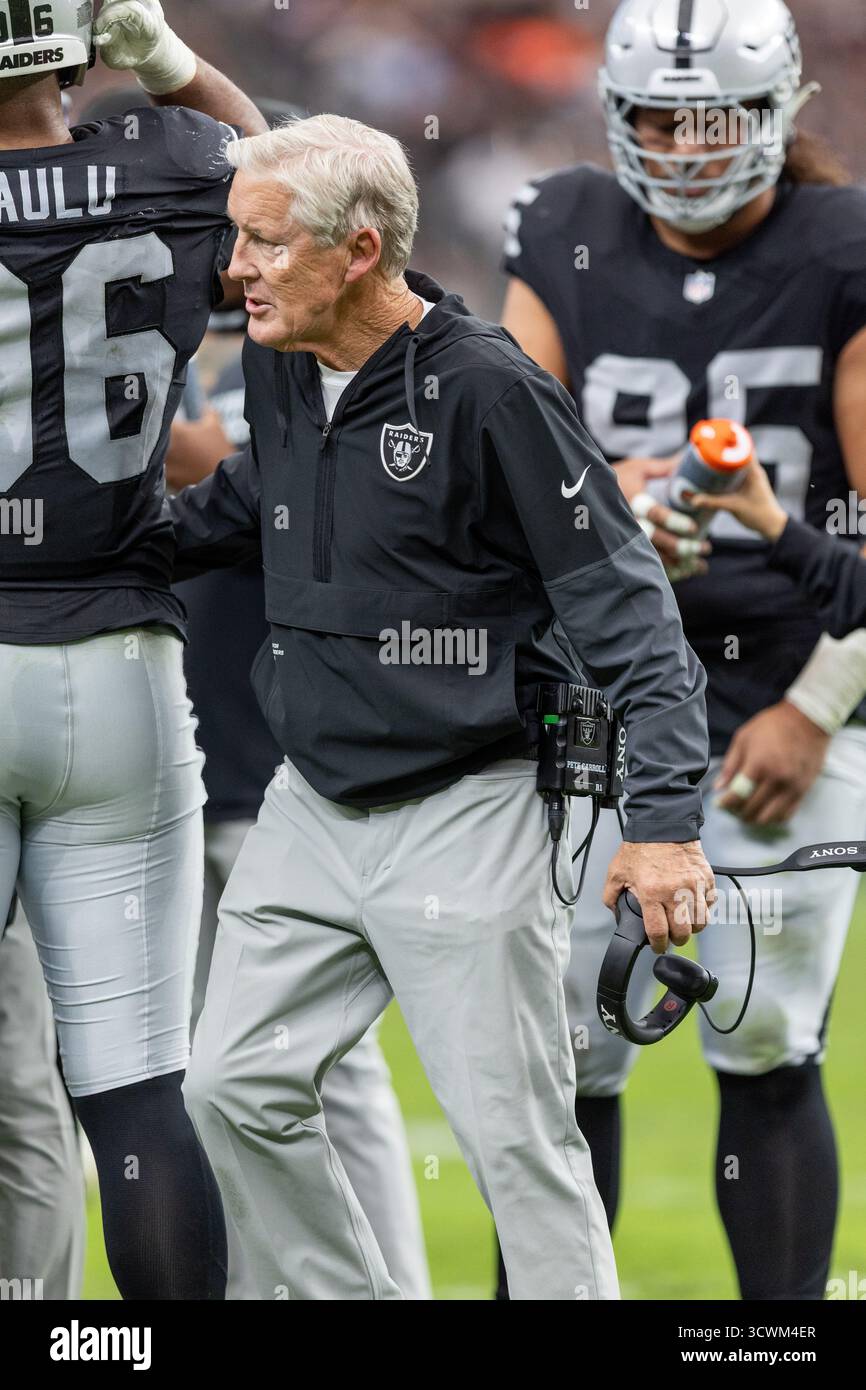 Las Vegas Raiders head coach Pete Carroll coaches against the Tennessee ...
