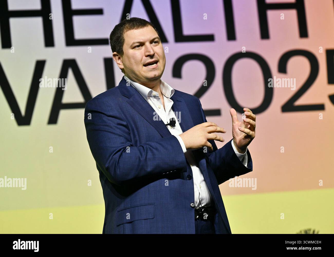 Project Healthy Minds founder and CEO Phillip Schermer speaks at ...
