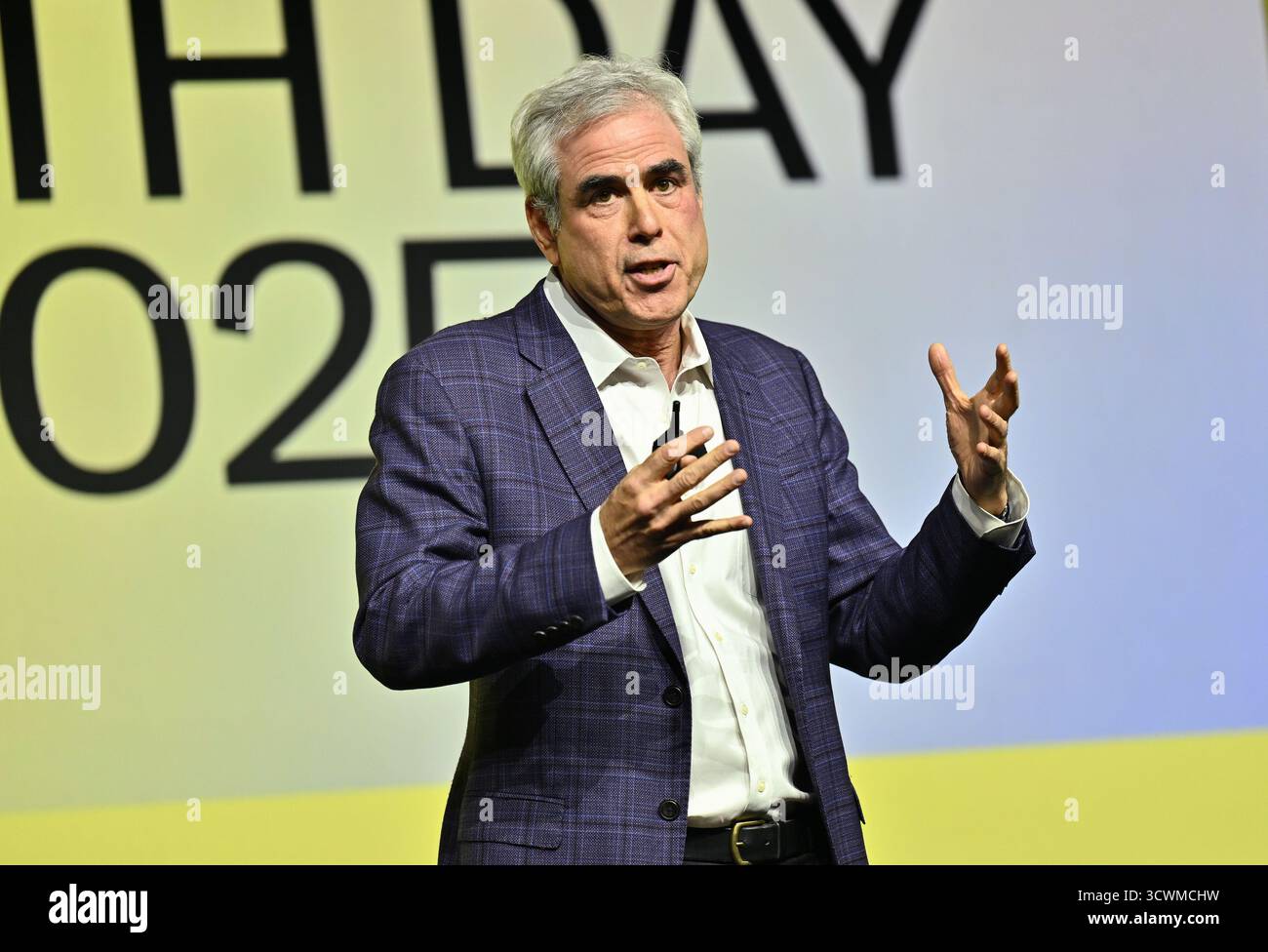Author Jonathan Haidt speaks at Project Healthy Minds' World Mental ...