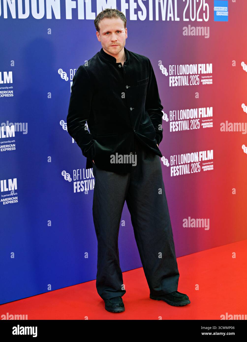 Denise gough h is for hawk hi-res stock photography and images - Alamy