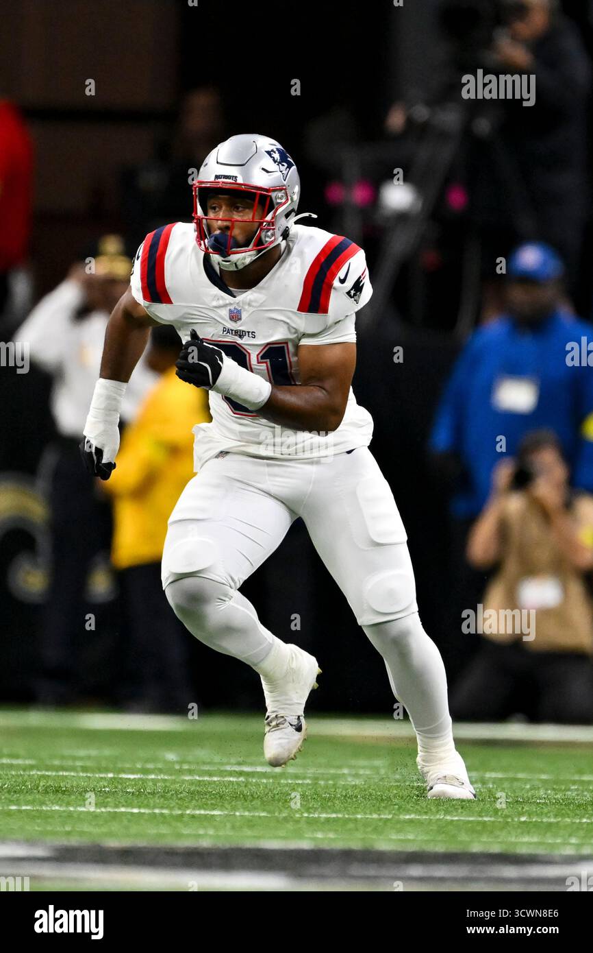 New England Patriots linebacker Elijah Ponder (91) defends in coverage ...