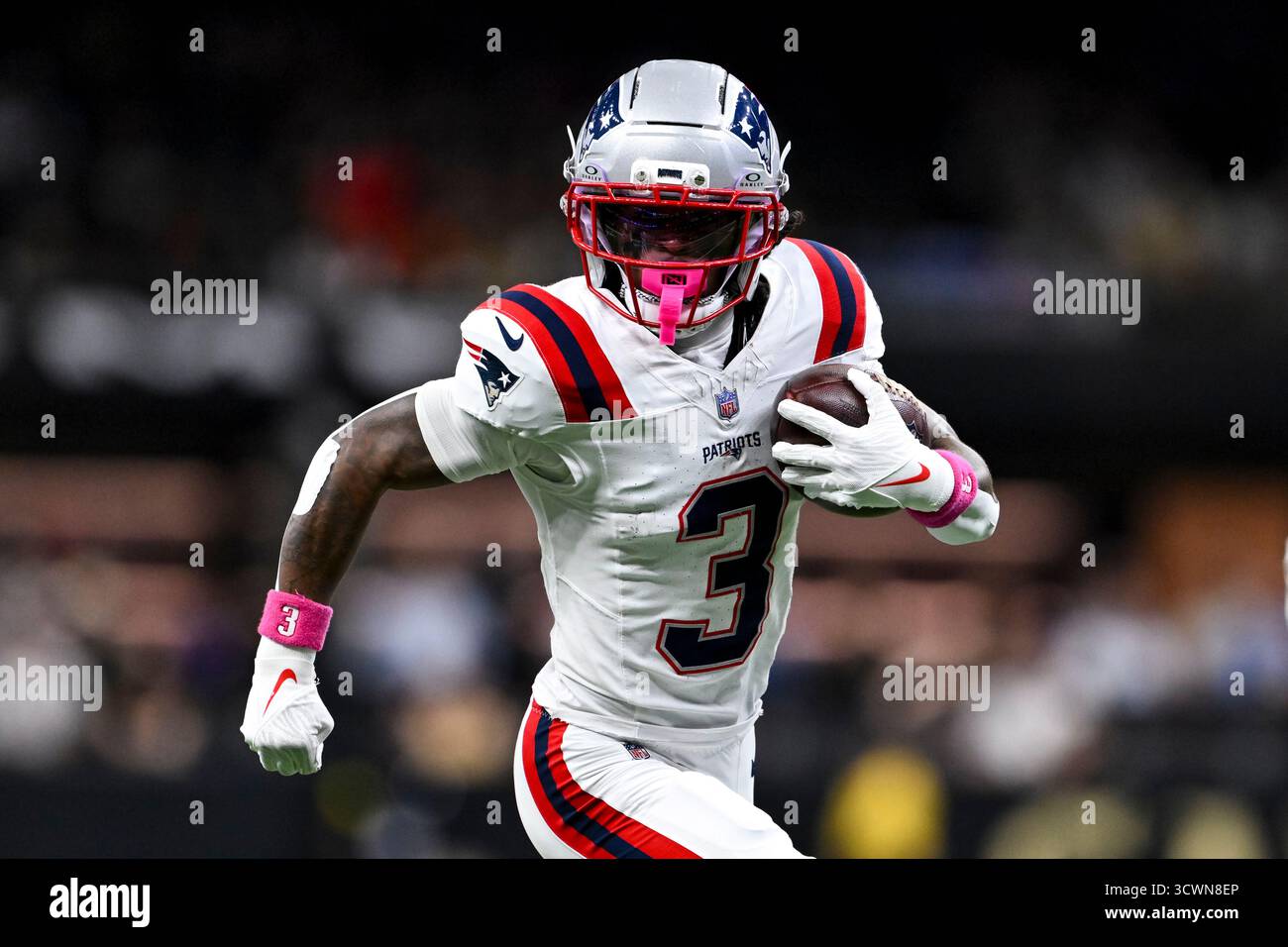 New England Patriots wide receiver Demario Douglas (3) runs the ball ...