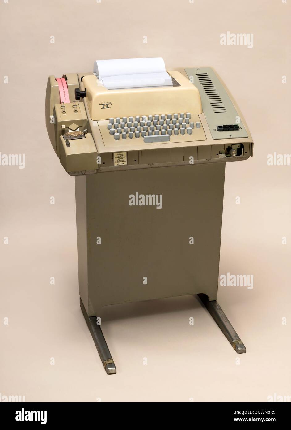 Typewriter from the 70s hi-res stock photography and images - Alamy