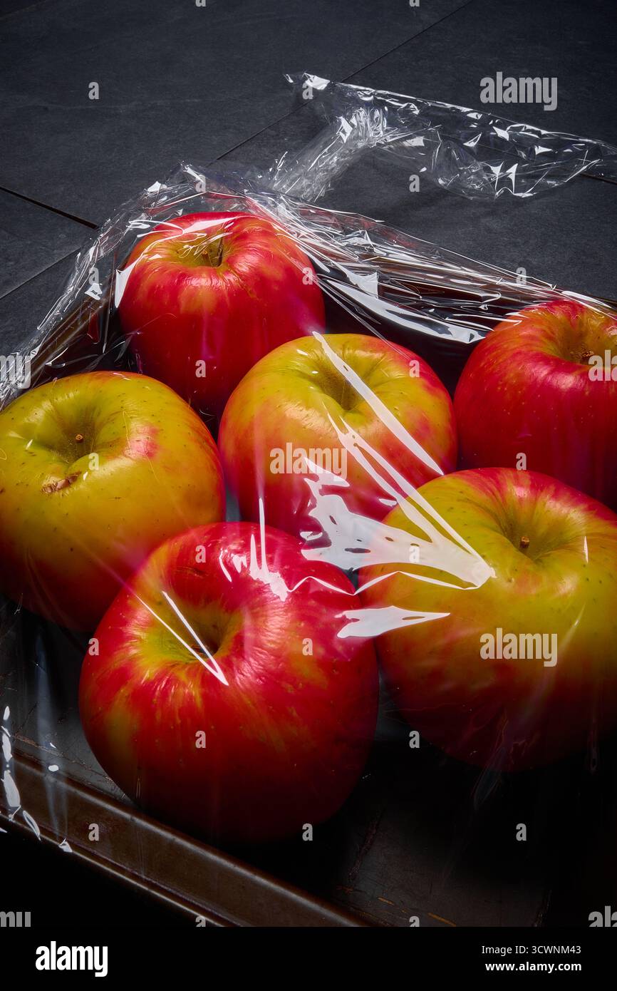 Wrapped produce fruit hi-res stock photography and images - Alamy
