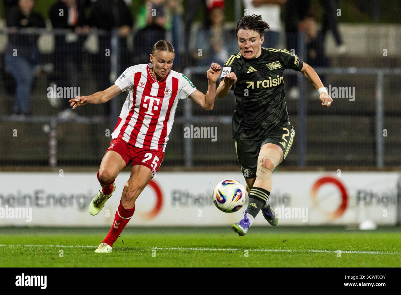 Laura Donhauser (1. FC K?ln, 25), Tomke Schneider (Union Berlin, 2) am ...