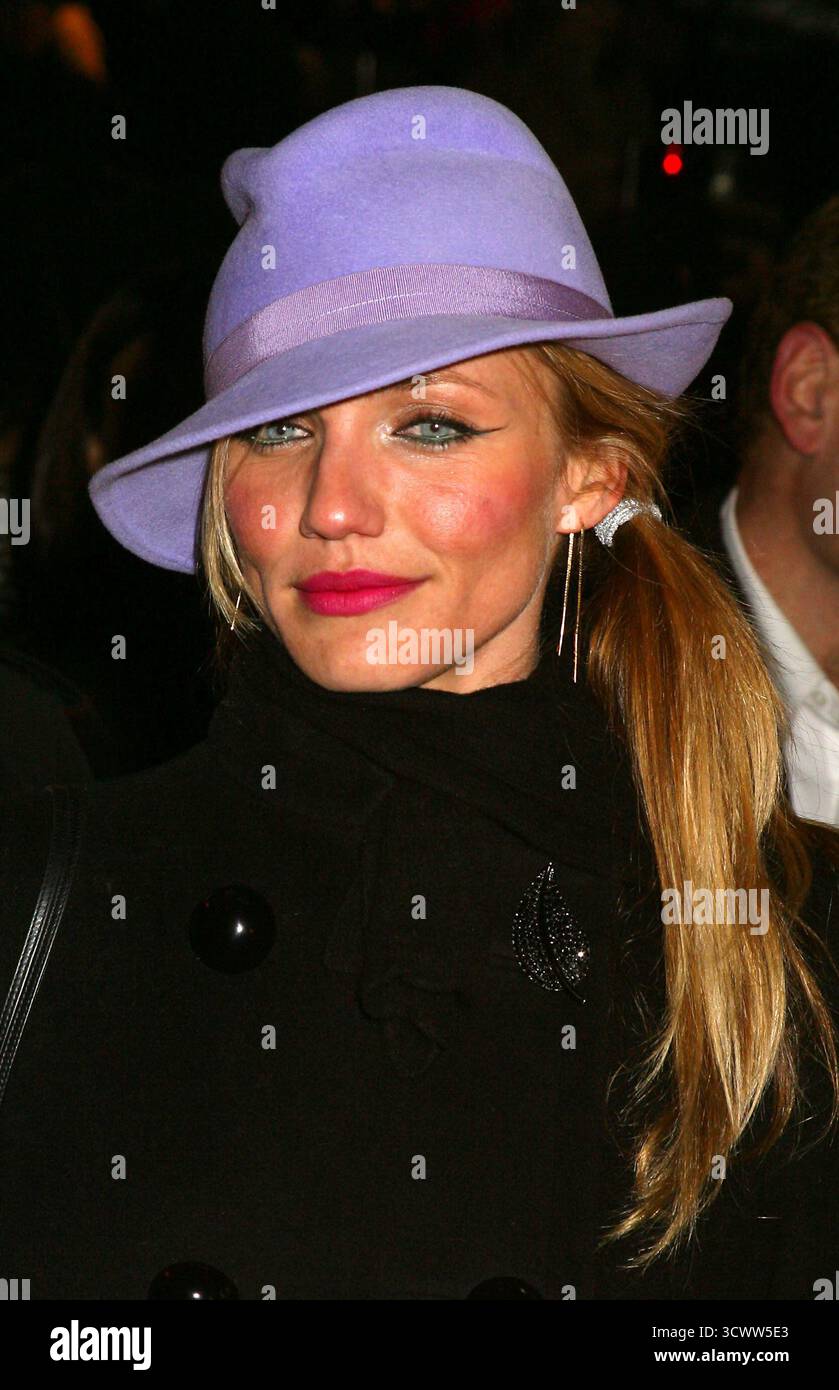 Cameron Diaz arriving at the premiere of "Gangs of New York." New York ...