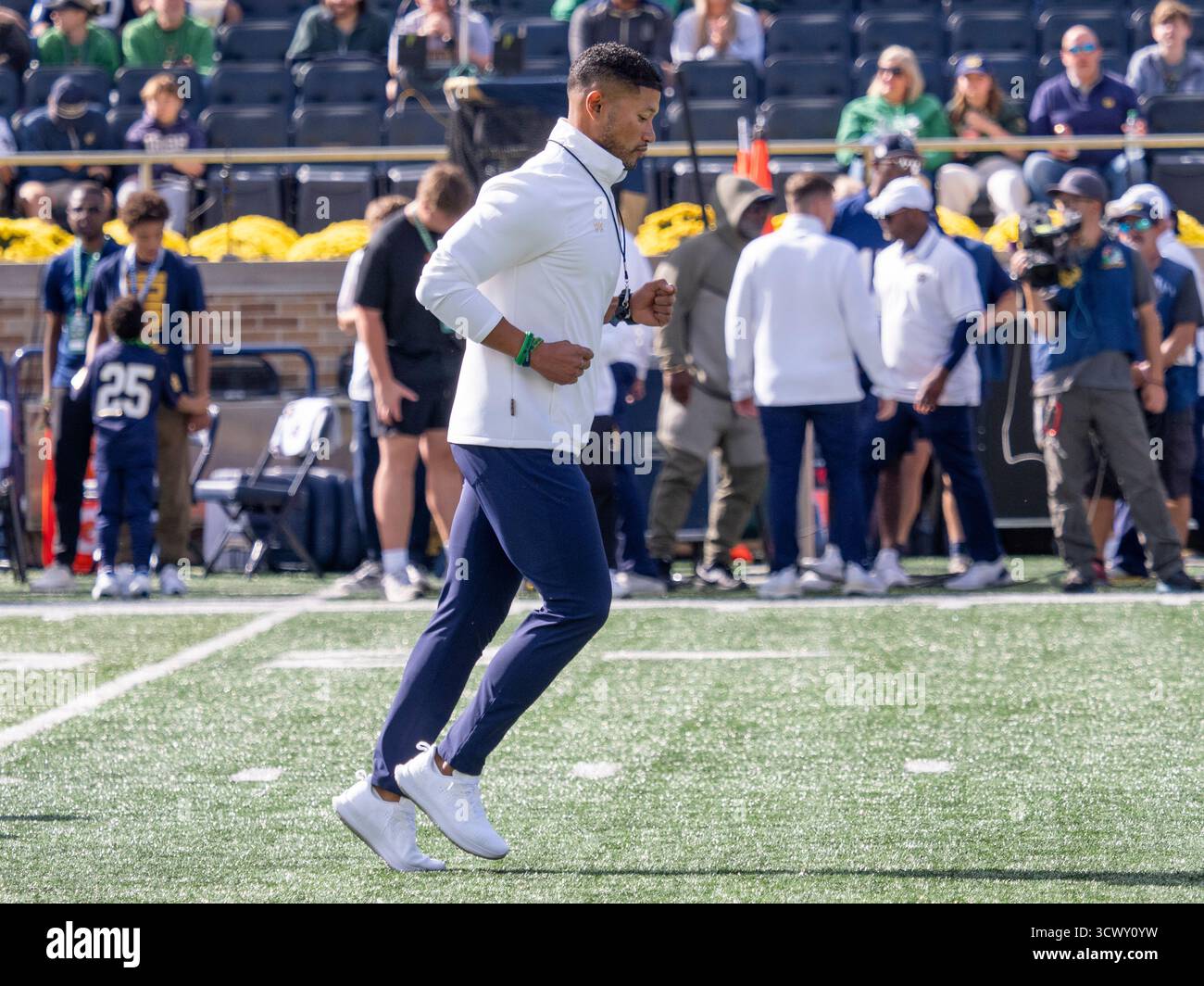 SOUTH BEND, IN - OCTOBER 11: Notre Dame Fighting Irish head coach ...