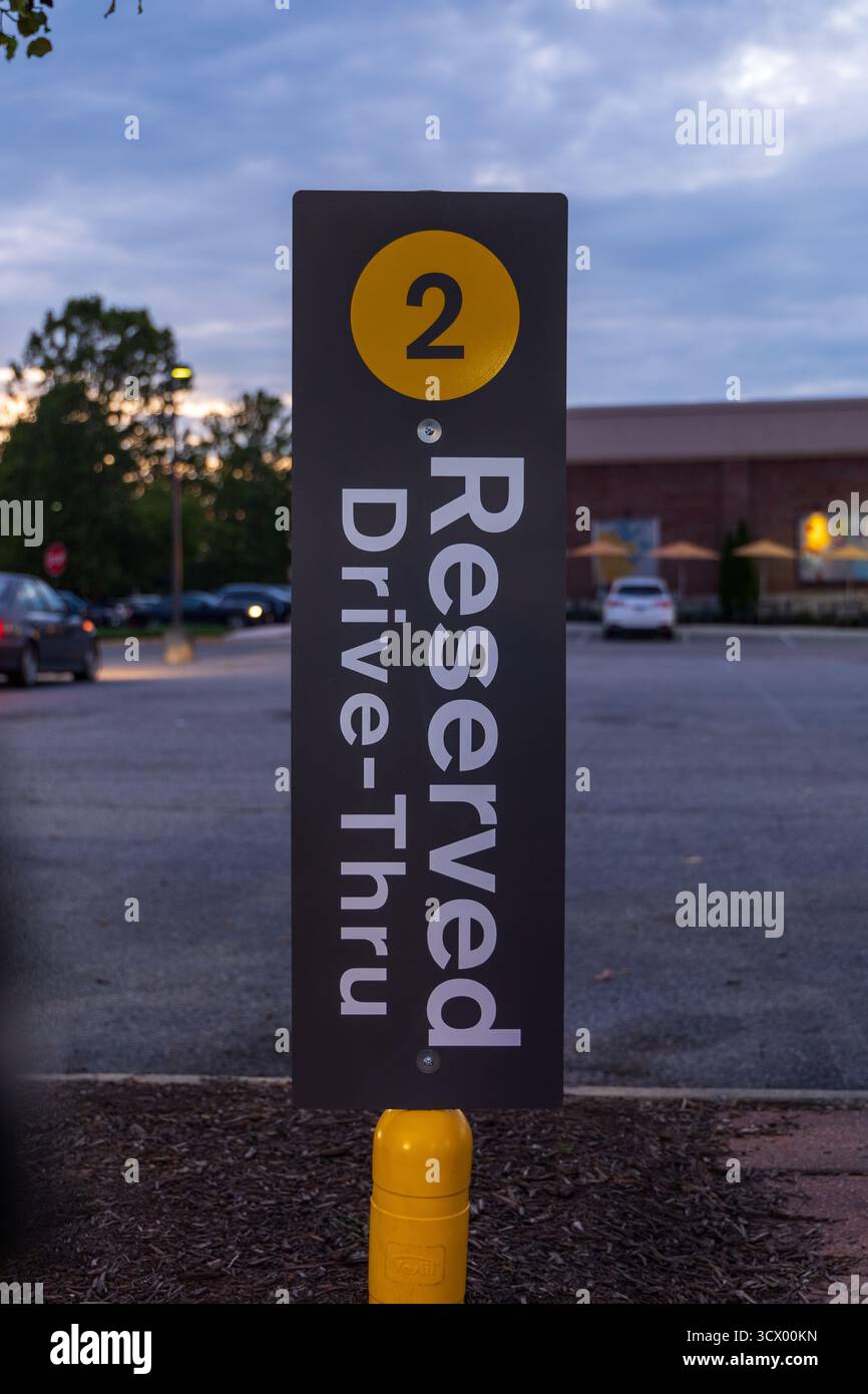 Sign says reserved drive hi-res stock photography and images - Alamy