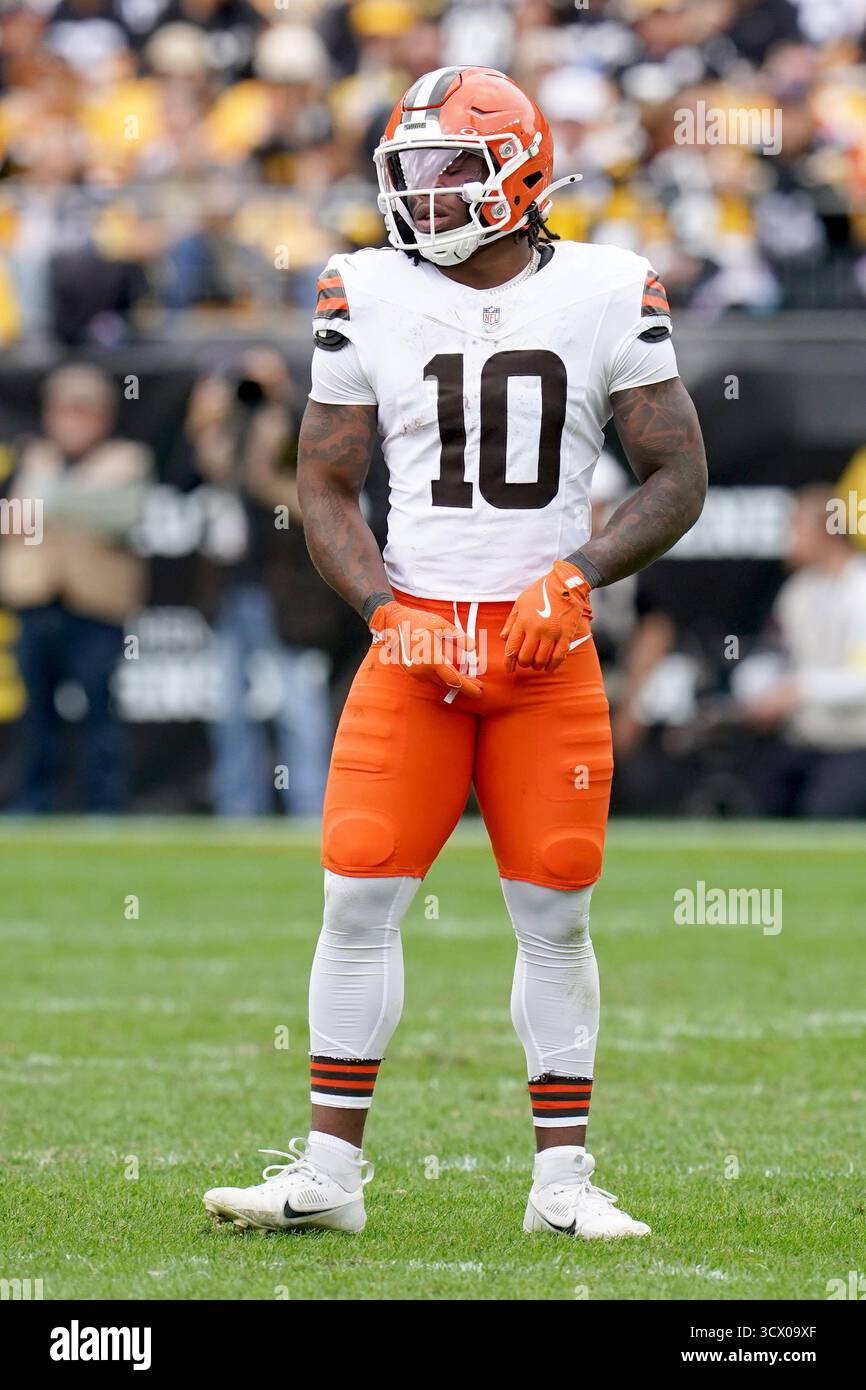 Cleveland Browns running back Quinshon Judkins (10) plays during the ...