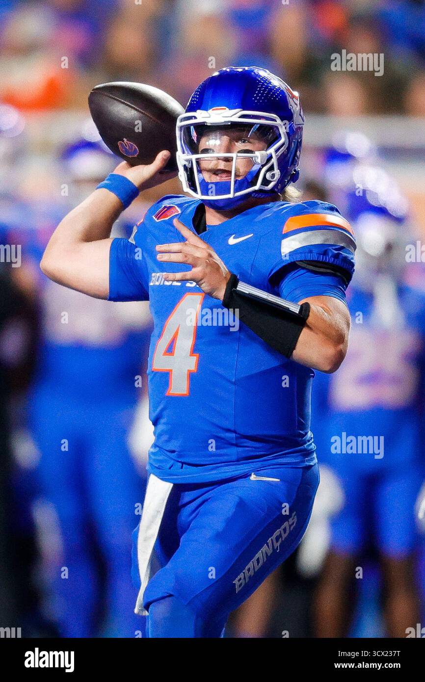 Boise State quarterback Maddux Madsen (4) looks to throw the ball ...
