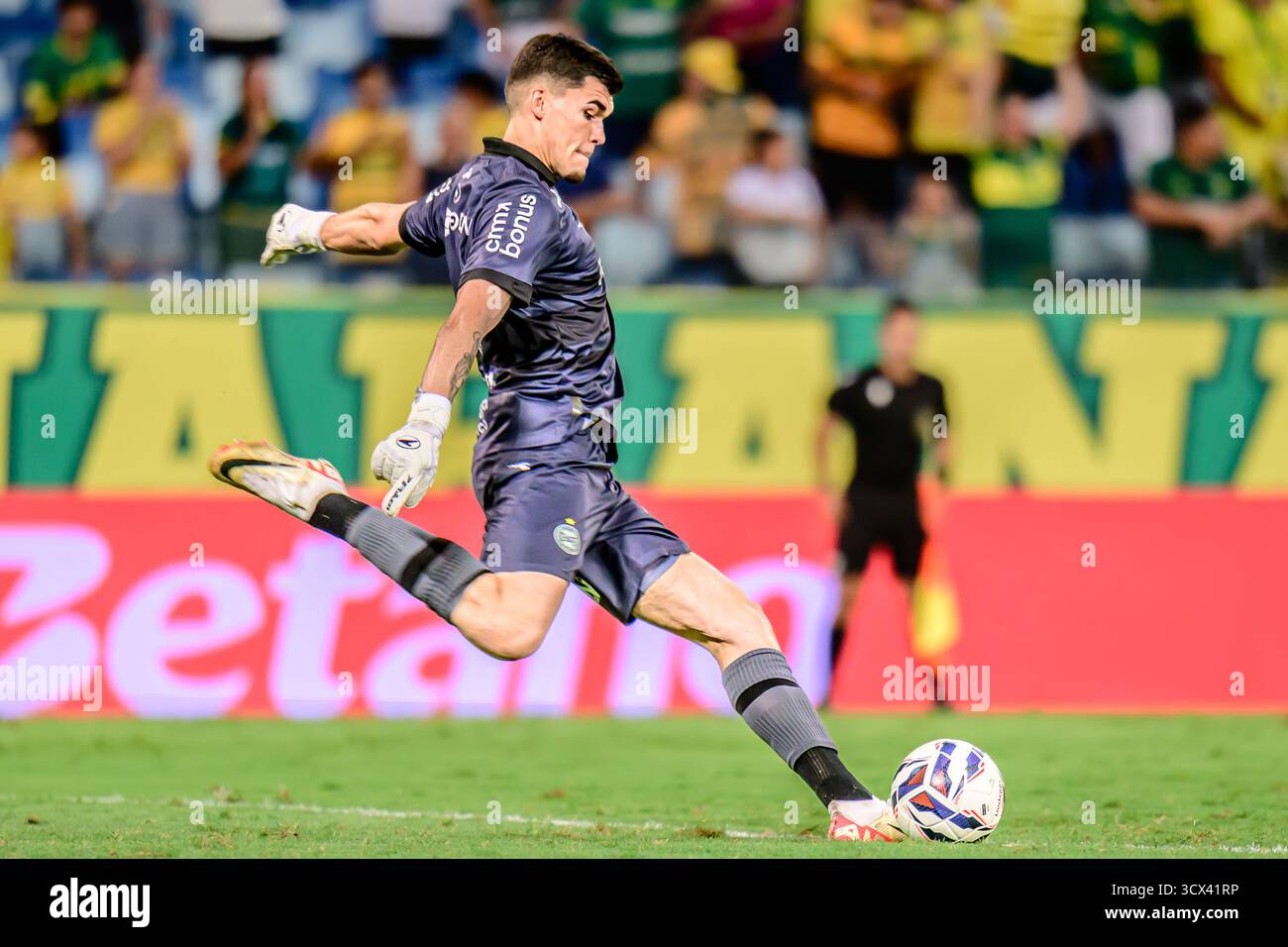 MT - CUIABA - 10/12/2025 - BRAZILIAN B 2025, CUIABA x CORITIBA - Pedro ...