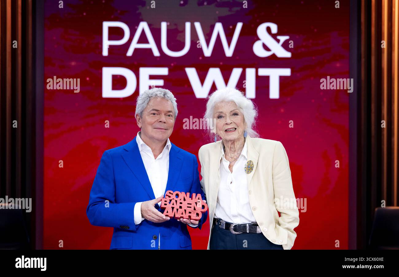 HILVERSUM – Coen Verbraak during the Sonja Barend Award ceremony on the program Pauw & de Wit ...