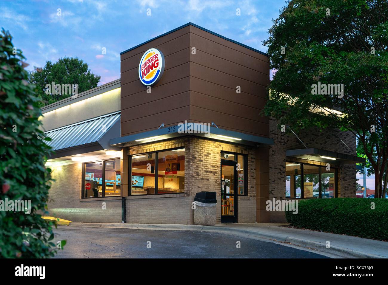 Chick fil a exterior hi-res stock photography and images - Alamy
