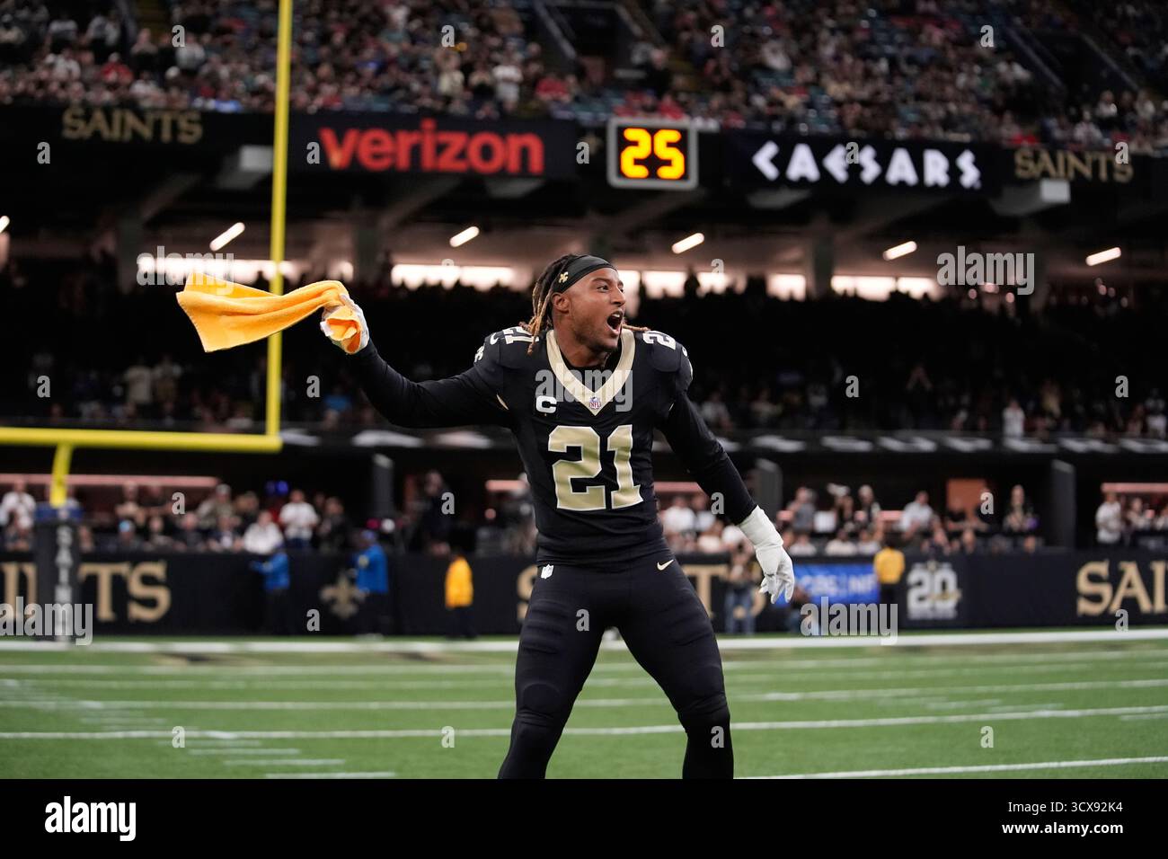 New Orleans Saints safety Justin Reid (21) leads the crowd in a cheer ...