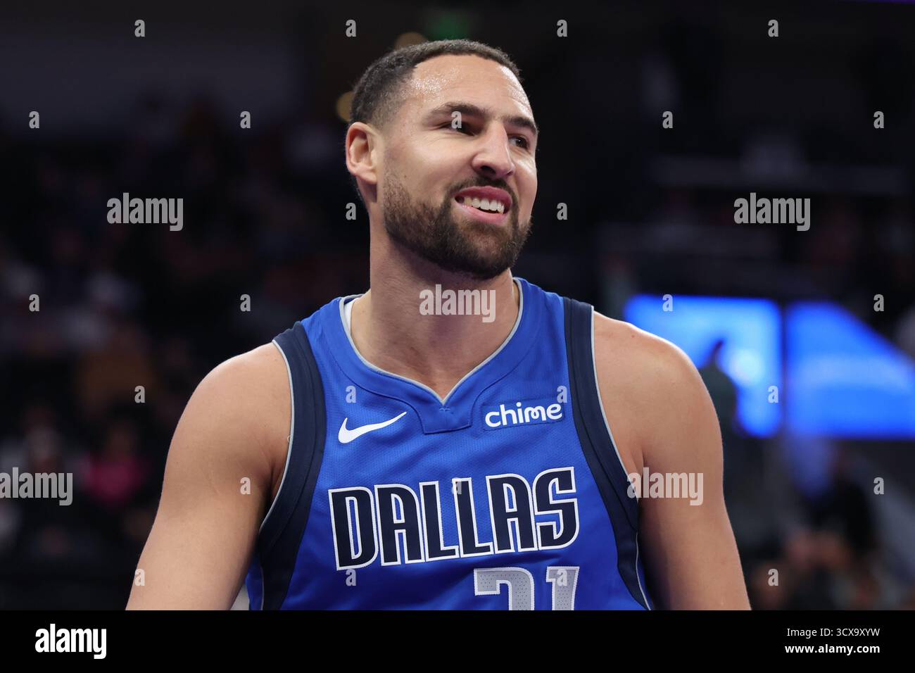 Dallas Mavericks guard Klay Thompson reacts after a play against the ...