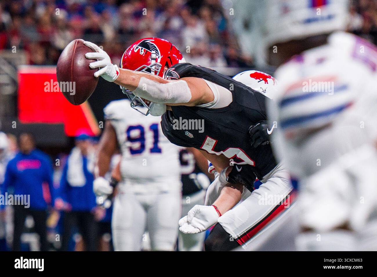 Atlanta Falcons wide receiver Drake London (5) scores a touchdown ...