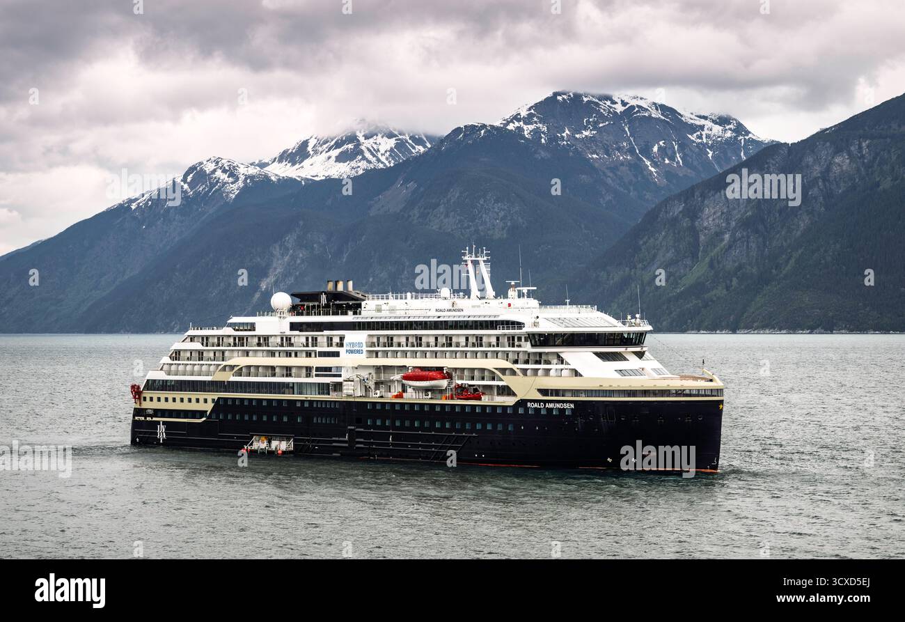 MS Roald Amundsen (2018) is a hybrid powered expedition cruise ship ...