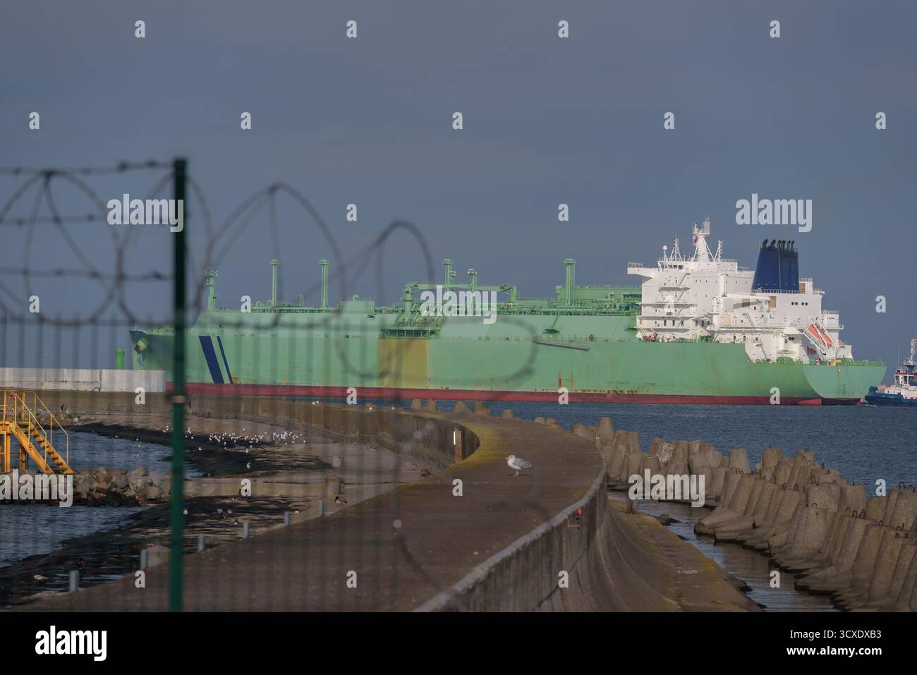 Lng terminal america hi-res stock photography and images - Alamy