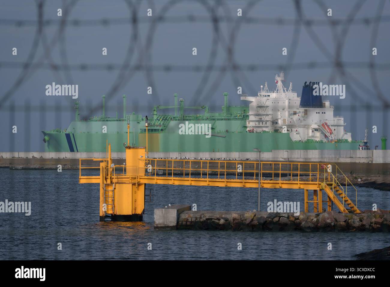 Lng terminal america hi-res stock photography and images - Alamy