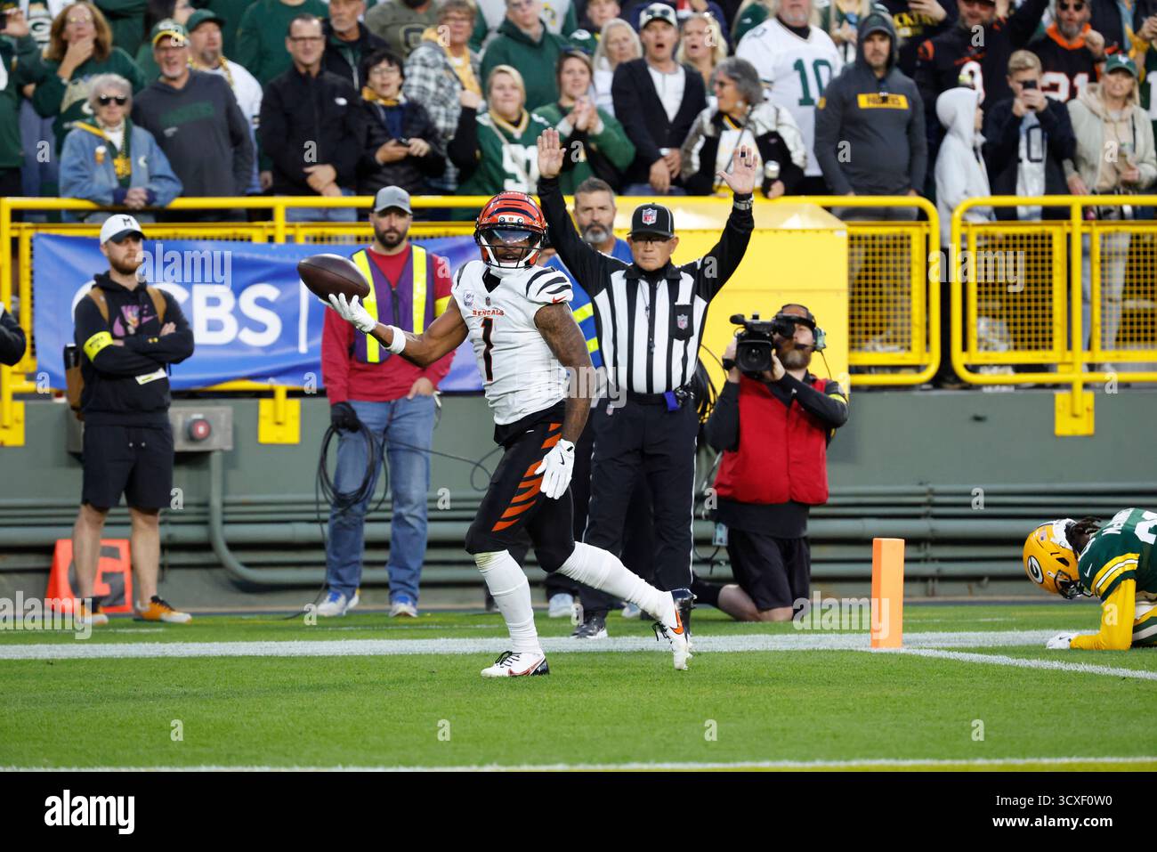 Cincinnati Bengals wide receiver Ja'Marr Chase (1) during an NFL ...