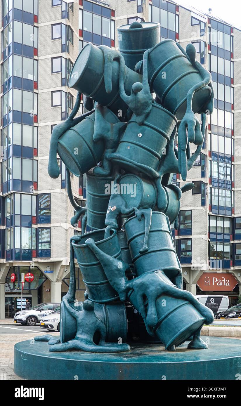 Rotterdam, Skulptur Cascade, Joep van Lieshout // Rotterdam, Skulptur ...
