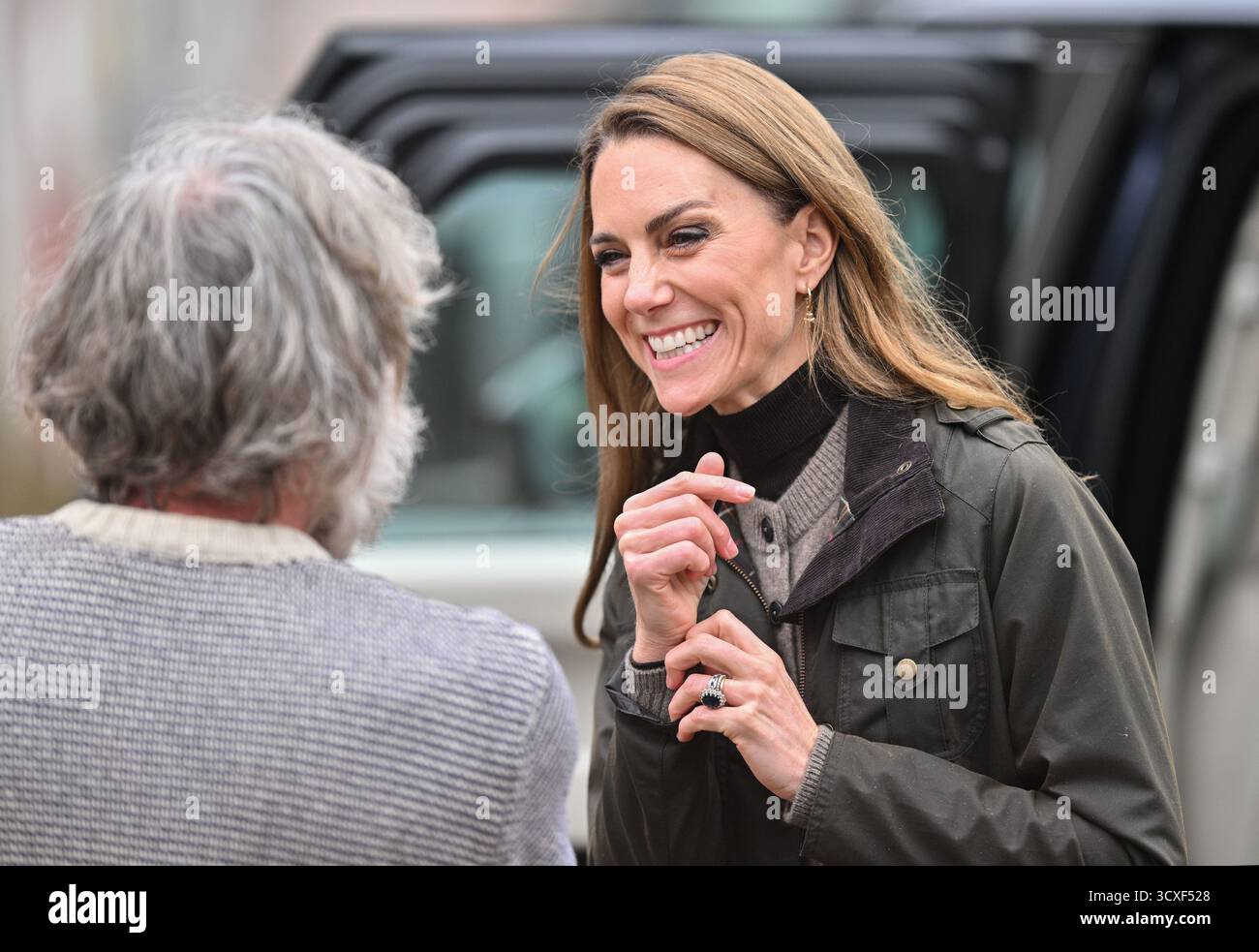 William kate visit flax farm hi-res stock photography and images - Alamy