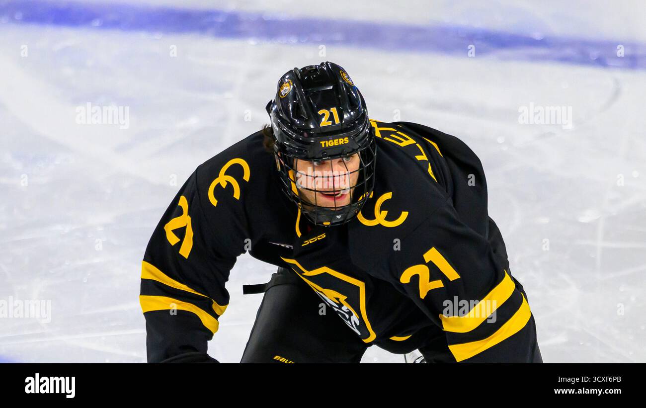 Colorado College left wing Ryan Alexander (21) skates during an NCAA ...