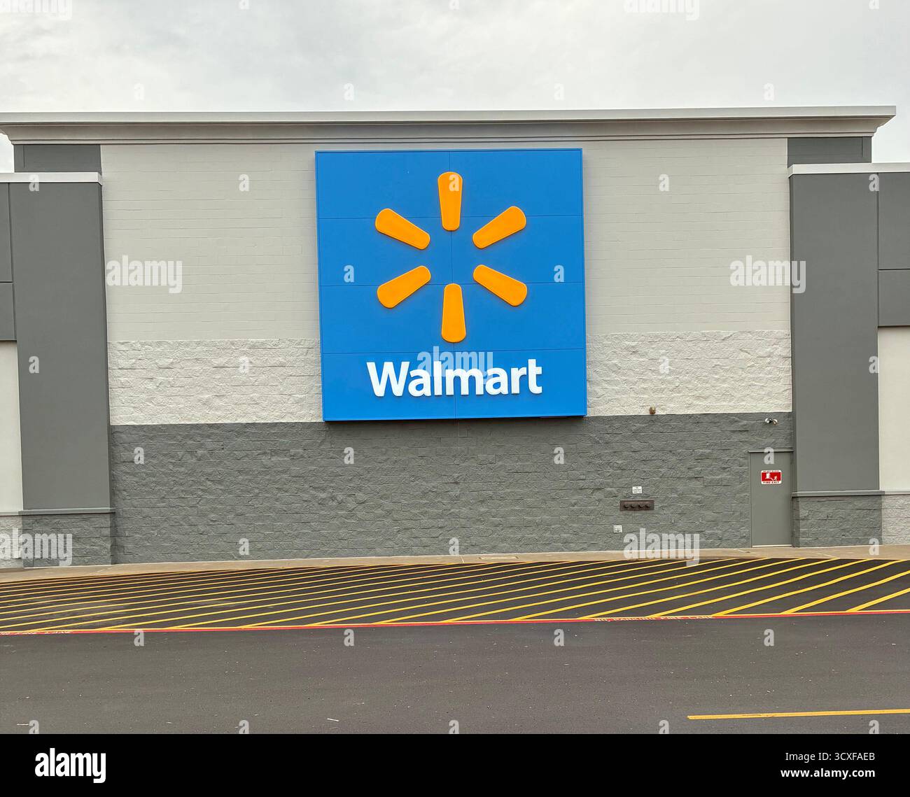 Photo by: BBB/STAR MAX/IPx 2025 10/14/25 Walmart partners with OpenAI ...