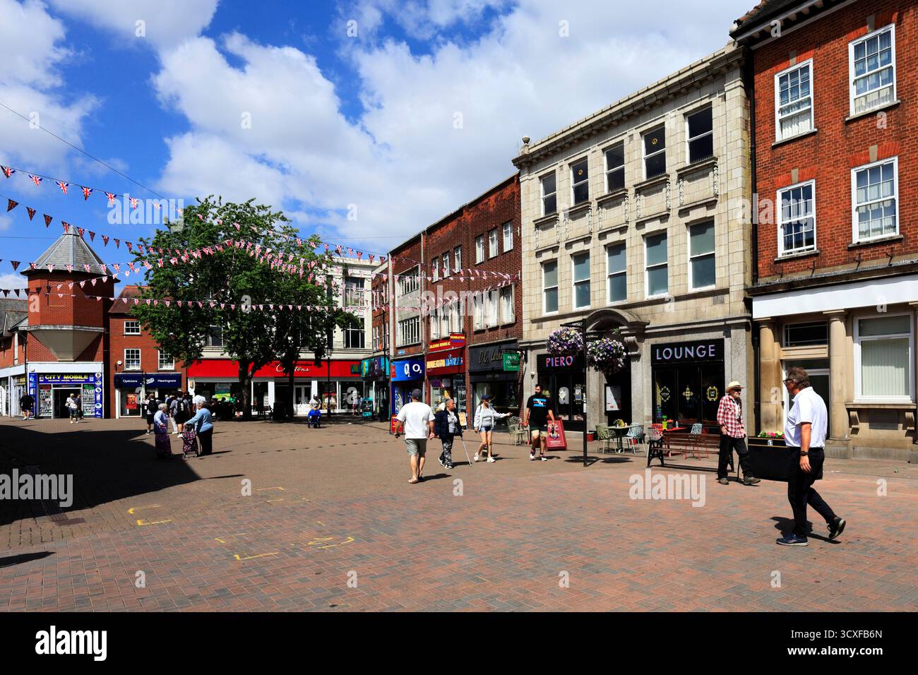 View through the Market Place, Nuneaton town, Warwickshire, England, UK ...