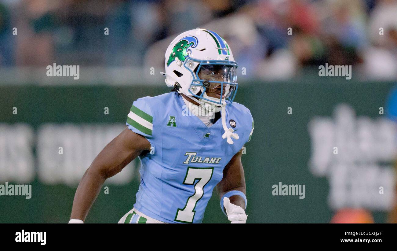 Tulane defensive back Kevin Adams III (7) runs during an NCAA football ...