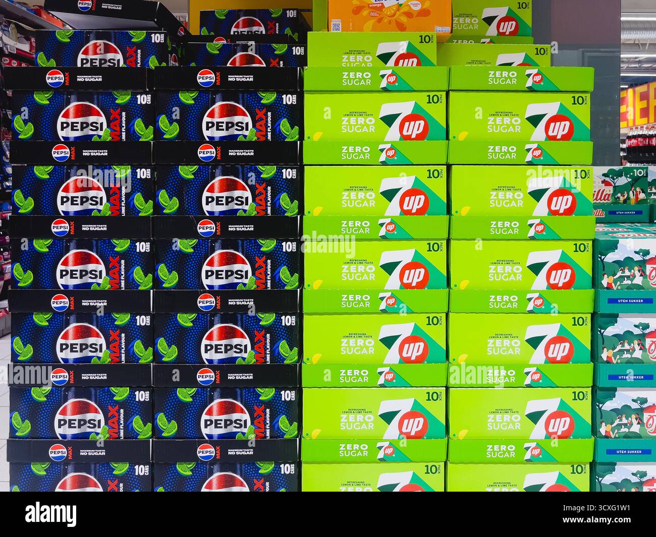 Drinks supermarket soft pepsi hi-res stock photography and images - Alamy