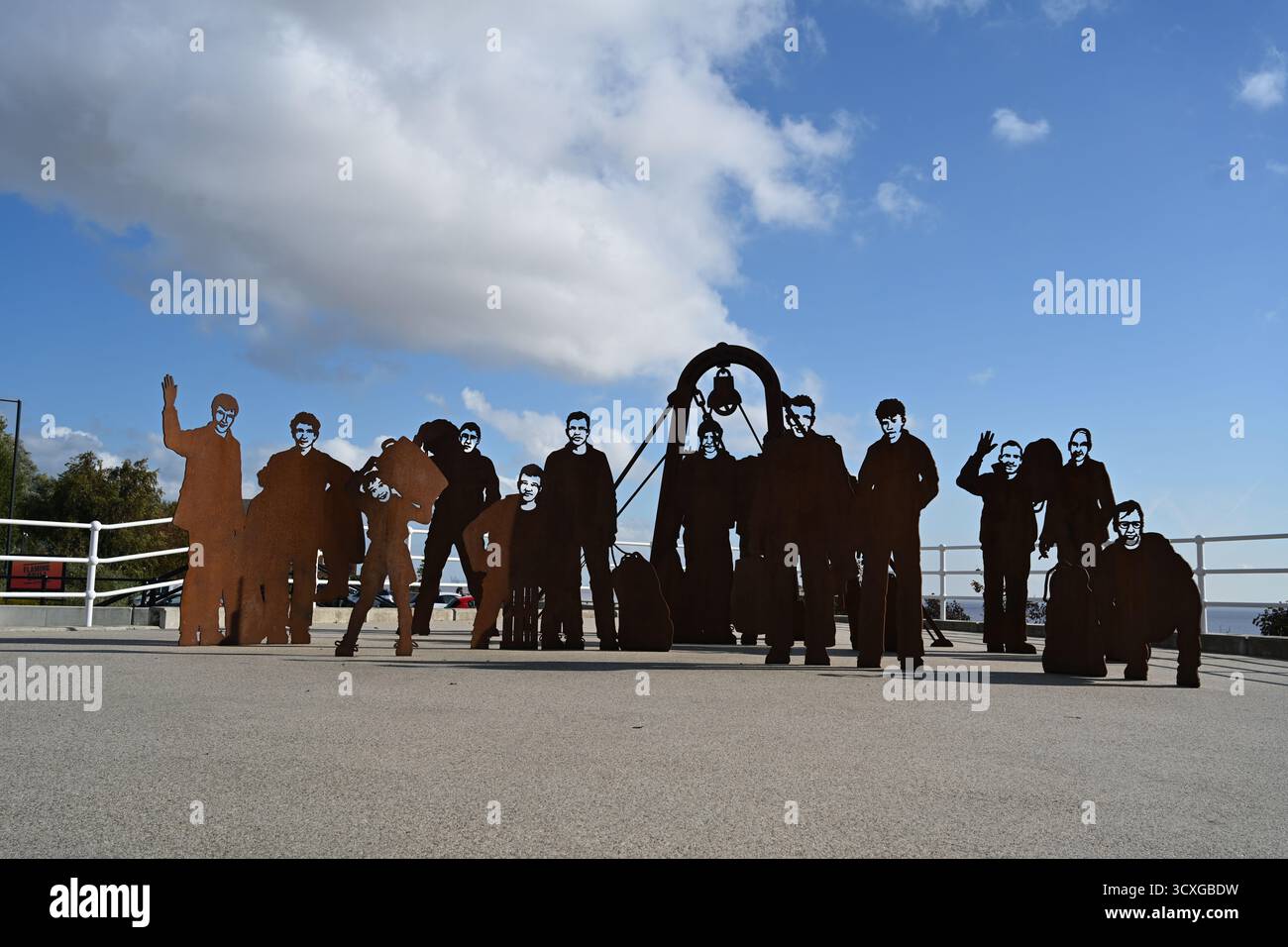 St Andrews dock Memorial to Lost Trawlermen, Monument To Hull's Lost ...