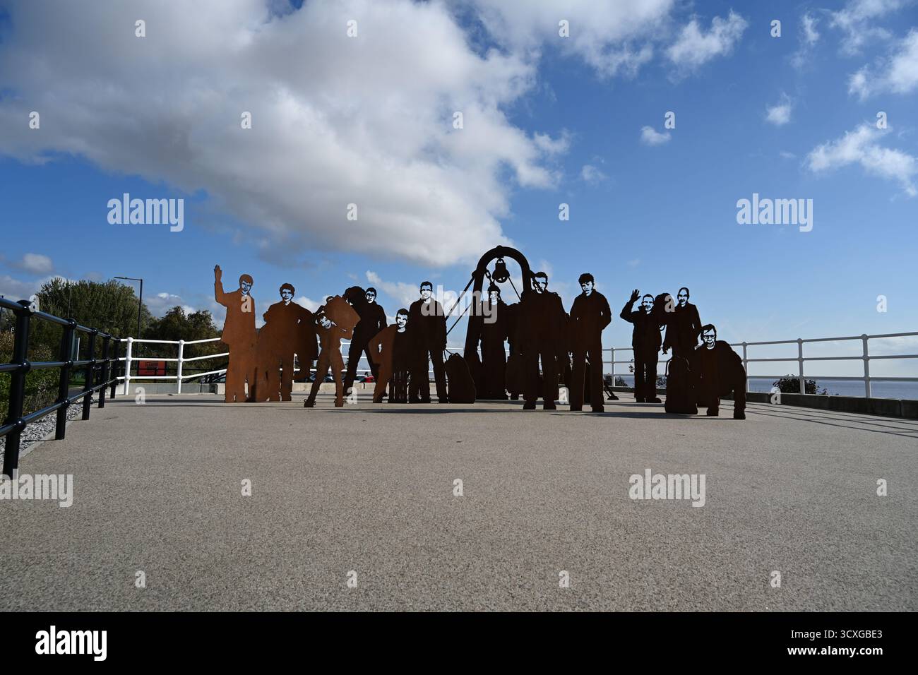 St Andrews dock Memorial to Lost Trawlermen, Monument To Hull's Lost ...