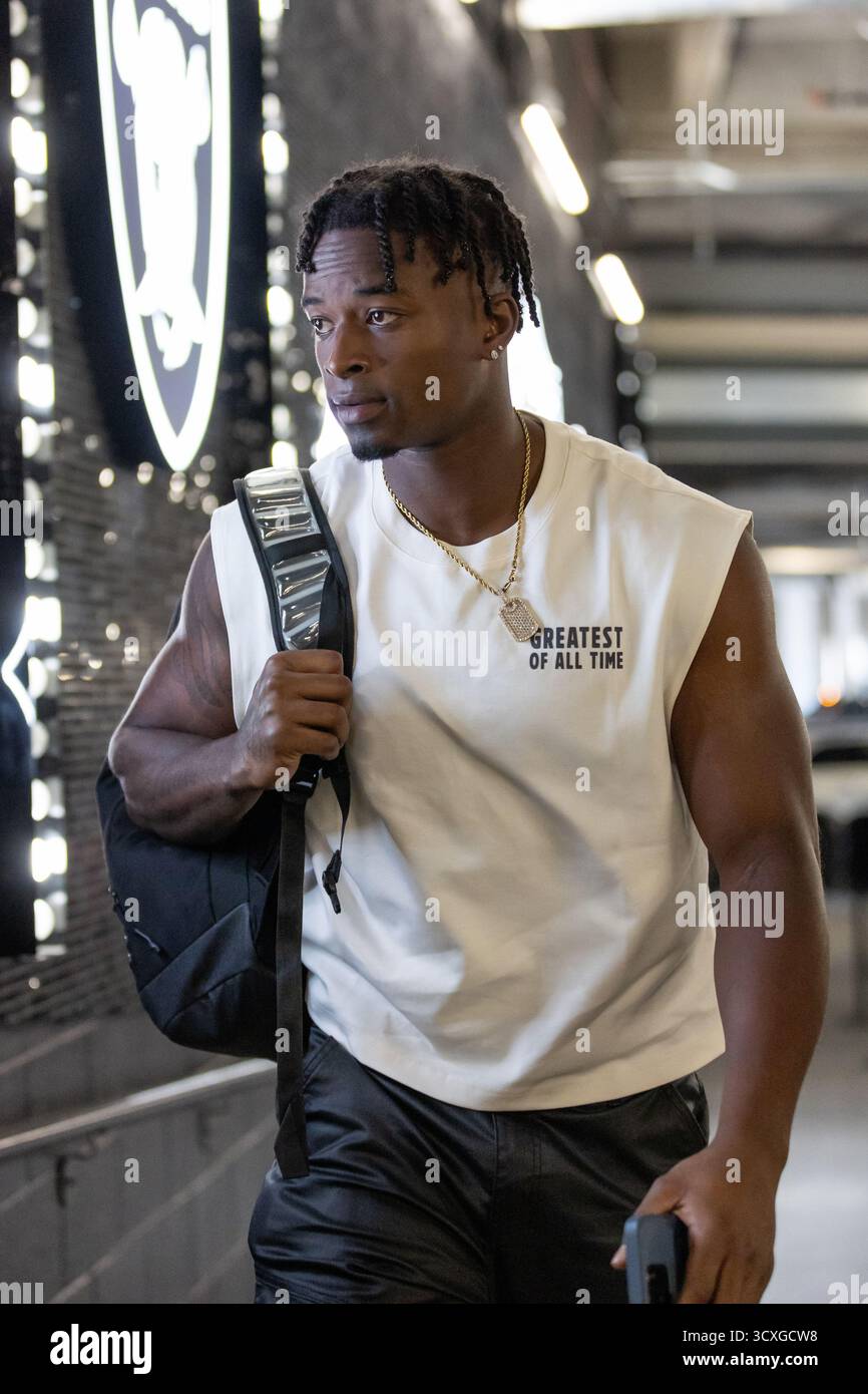 Las Vegas Raiders wide receiver Justin Shorter (88) arrives the stadium ...