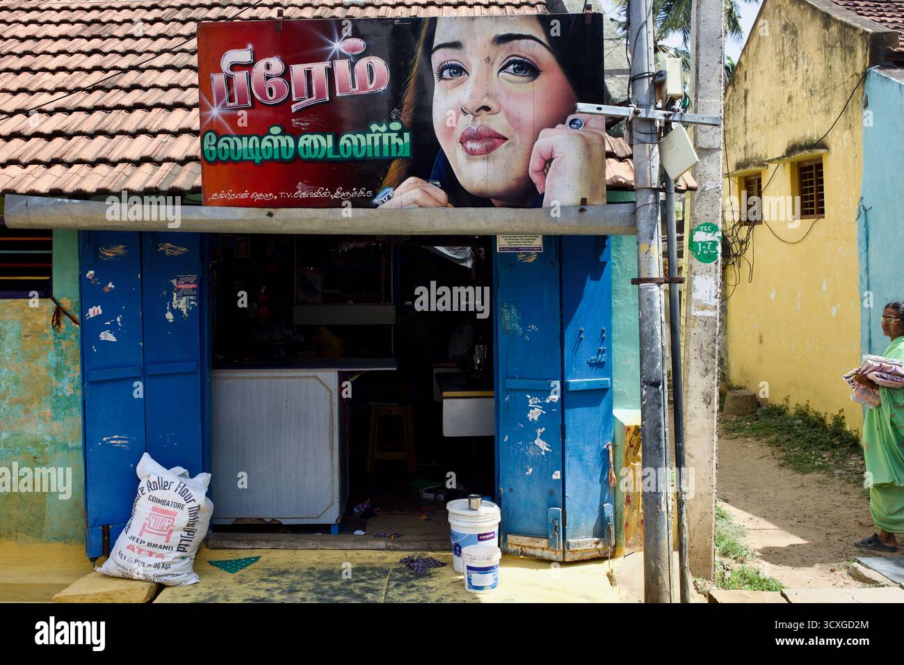 Tamil language signboard hi-res stock photography and images - Alamy