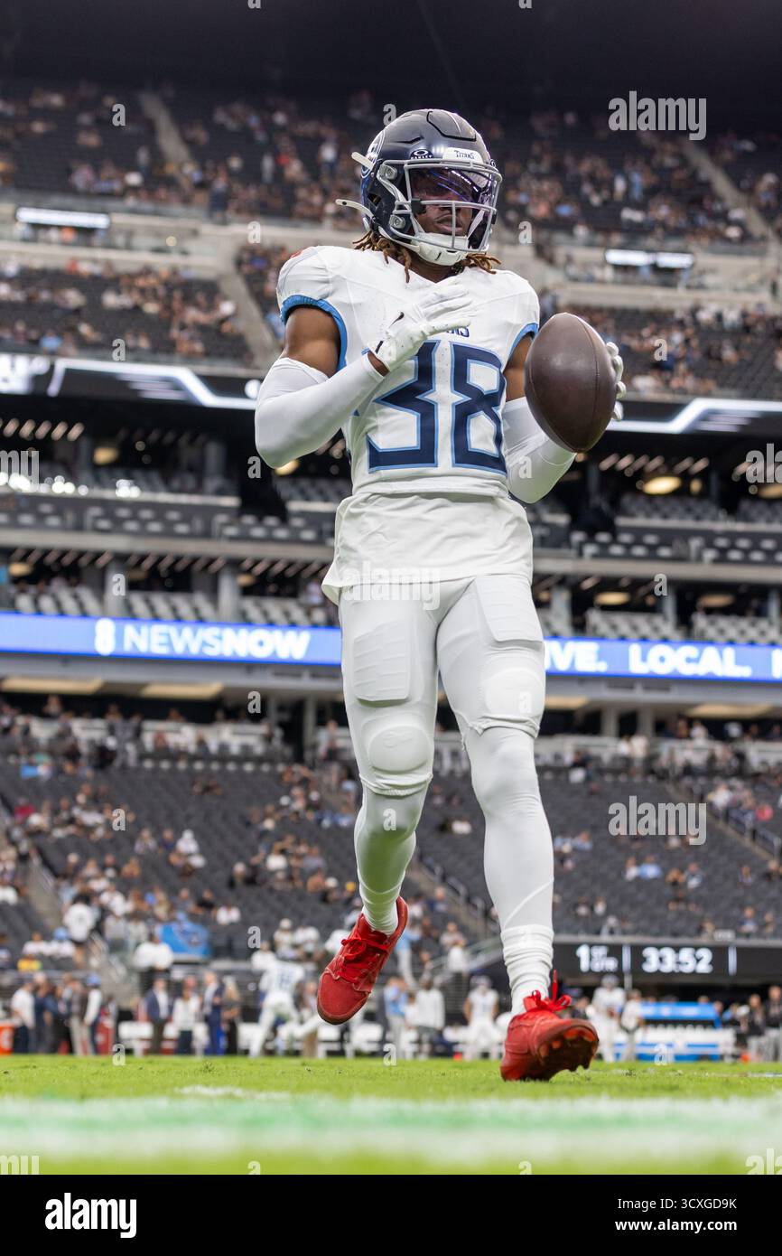 Tennessee Titans cornerback L'Jarius Sneed (38) warms up before playing ...