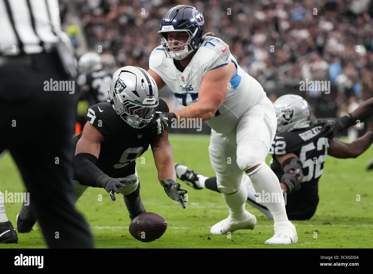 Las Vegas Raiders defensive end Tyree Wilson (9) against the Tennessee ...