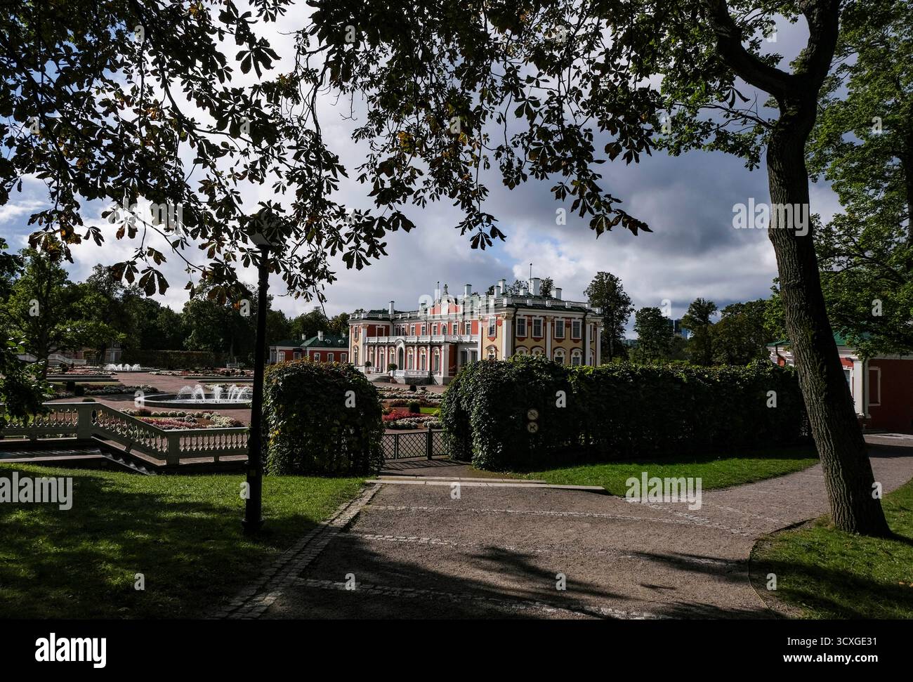 Tallinn, Estonia. 23rd Sep, 2025. Katharinental Castle (Kadrioru loss ...