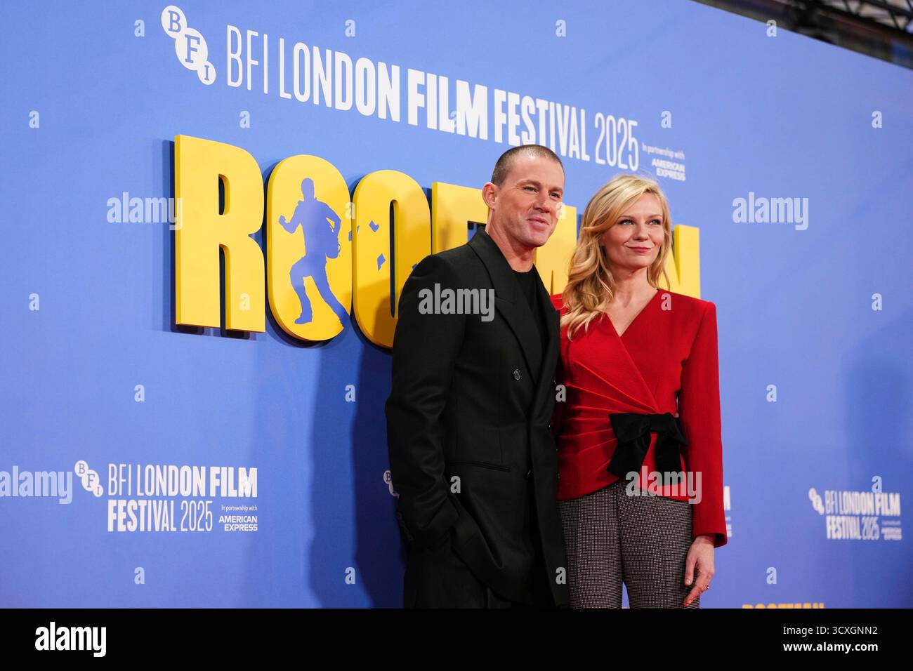 Channing Tatum, left, and Kirsten Dunst pose for photographers upon ...
