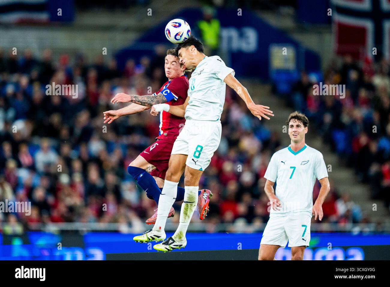 Oslo 20251014. Norway's Patrick Berg duels with New Zealand's Marko ...