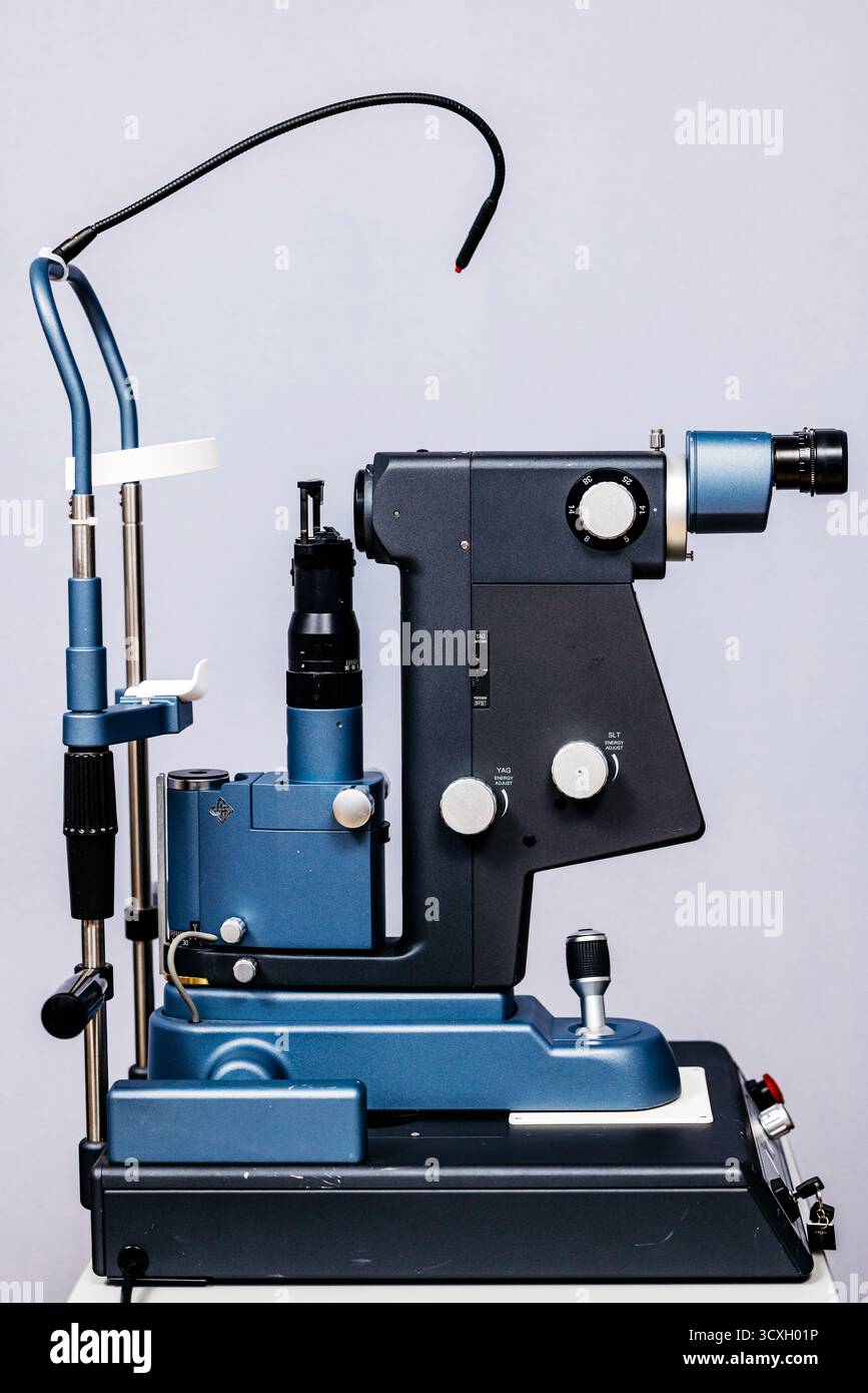 Advanced ophthalmic examination device hi-res stock photography and ...