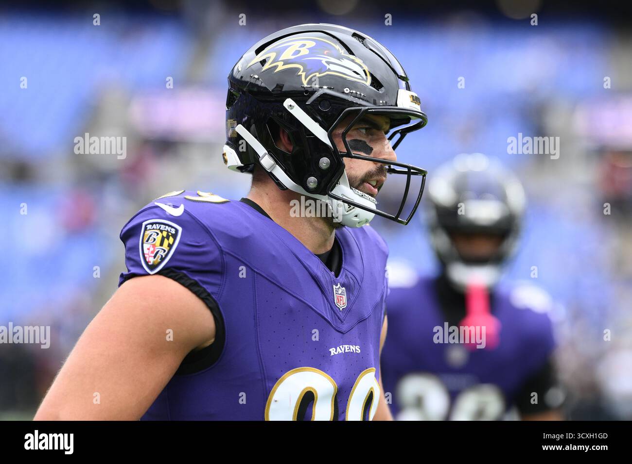 Baltimore Ravens tight end Mark Andrews (89) warms up before an NFL ...