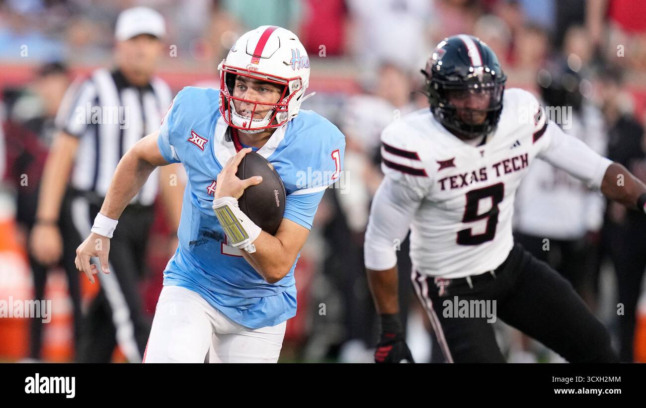 Houston quarterback Conner Weigman (1) runs the ball against Texas Tech ...