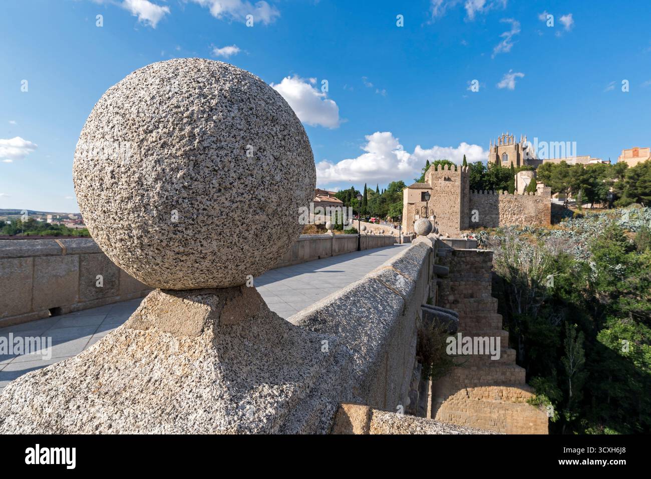 Neoclassical bridge architecture hi-res stock photography and images ...