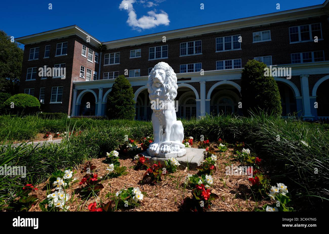 The Joseph Reynolds Hall on the campus at Florida Southern College ...